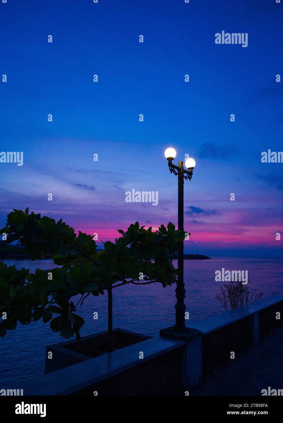 Shades nature hi-res stock photography and images - Alamy