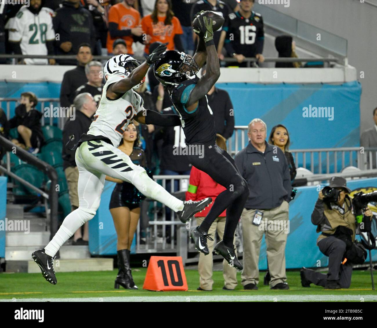 Jacksonville, United States. 04th Dec, 2023. Jaguars Wide Receiver ...