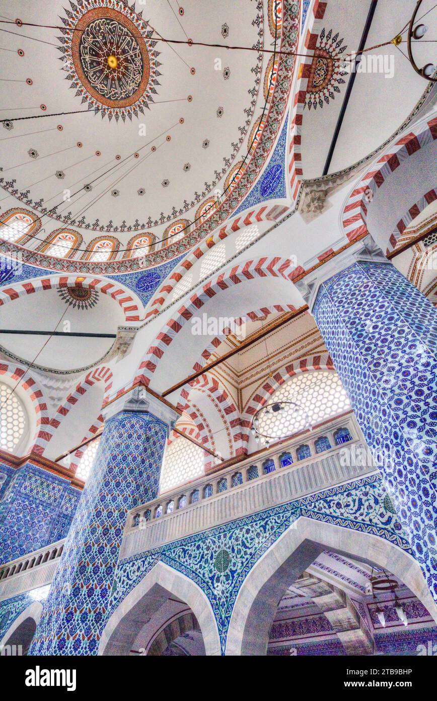 Iznik tiles hi-res stock photography and images - Alamy