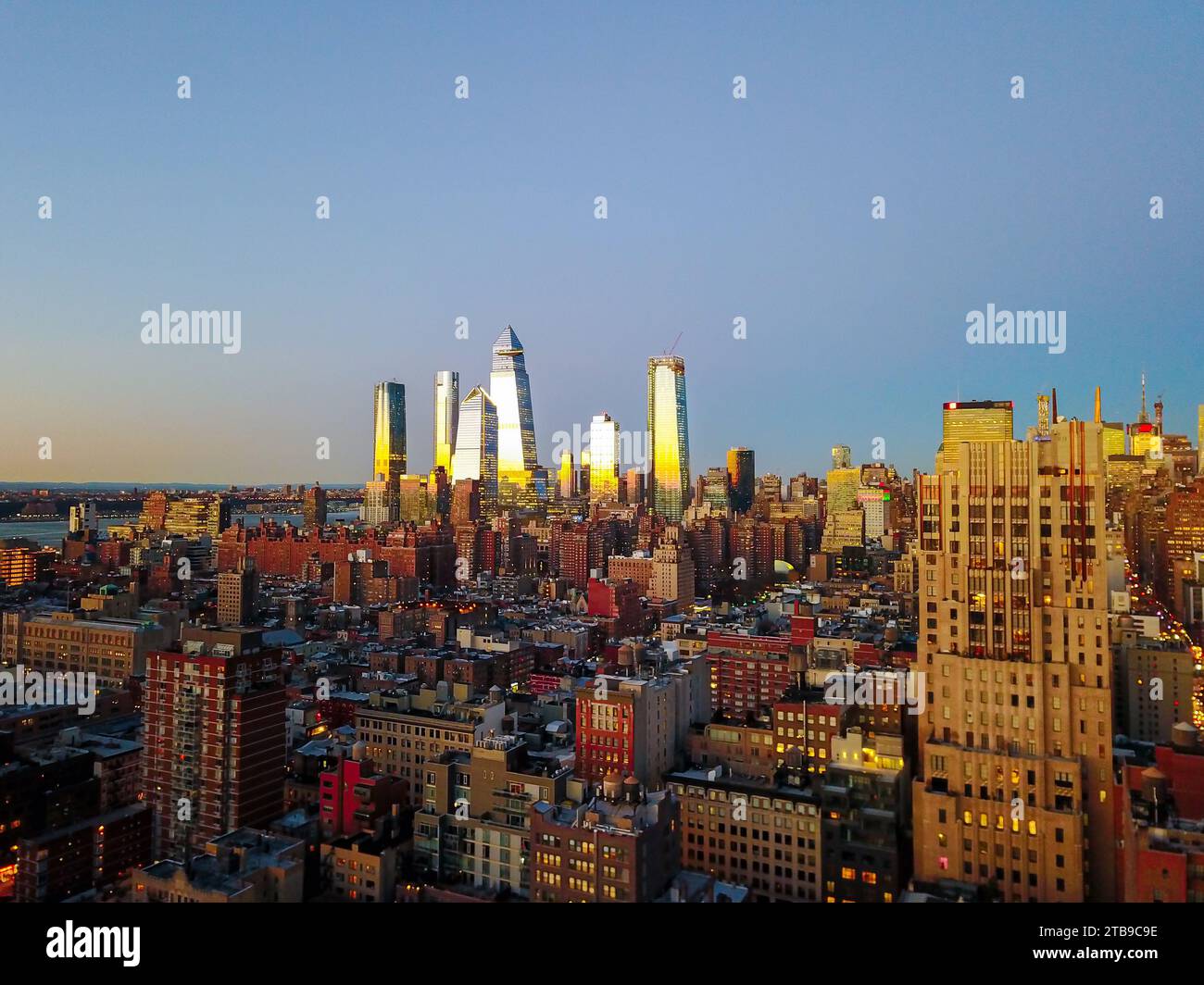New york city skylines during hi-res stock photography and images - Alamy