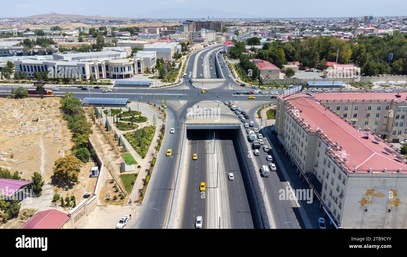 Samarkand uzbekistan roads hi-res stock photography and images - Alamy