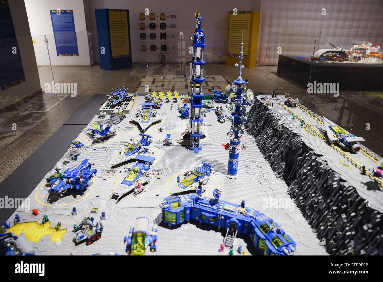 Museo diorama hi-res stock photography and images - Alamy