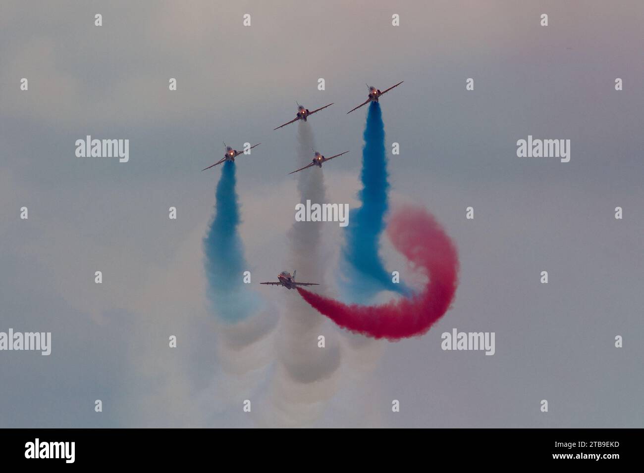 The raf red arrows display royal international air raf fairford hi-res ...