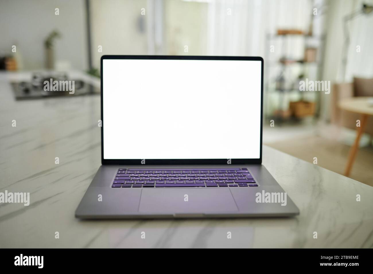 Laptop screen real estate hi-res stock photography and images - Alamy