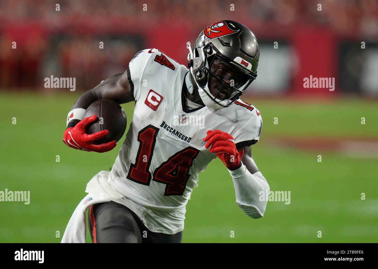 Tampa Bay Buccaneers wide receiver Chris Godwin (14) against the ...
