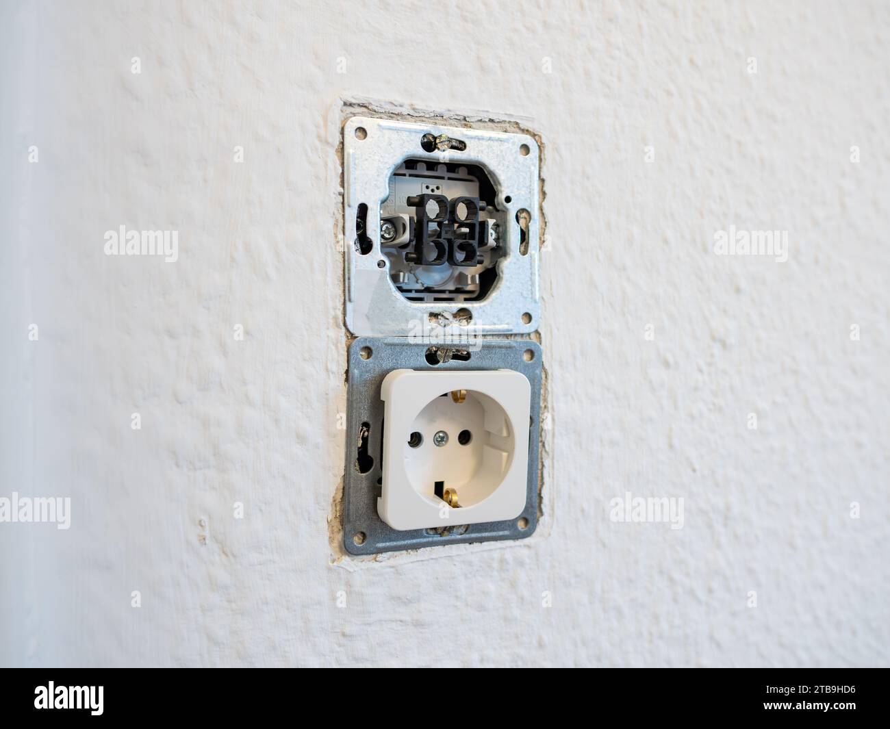 Domestic electrical installation hi-res stock photography and images ...