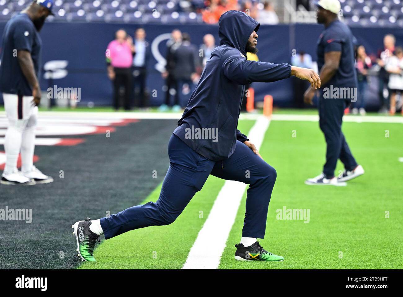 Houston Texans linebacker Neville Hewitt warms up prior to an NFL "My ...