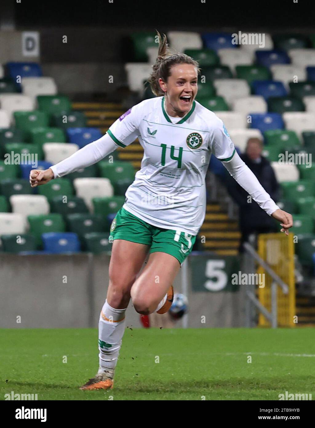 Republic of Ireland's Heather Payne (second right) celebrates scoring ...