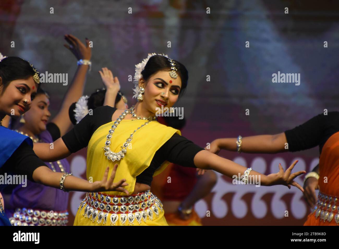 Kolkata, West Bengal, India. 5th Dec, 2023. Cultural dance at the ...