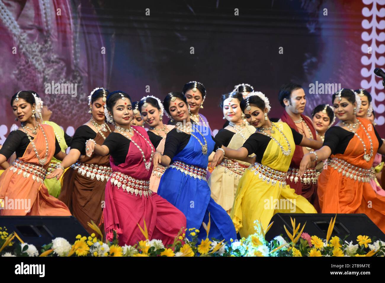 Kolkata, West Bengal, India. 5th Dec, 2023. Cultural dance at the ...
