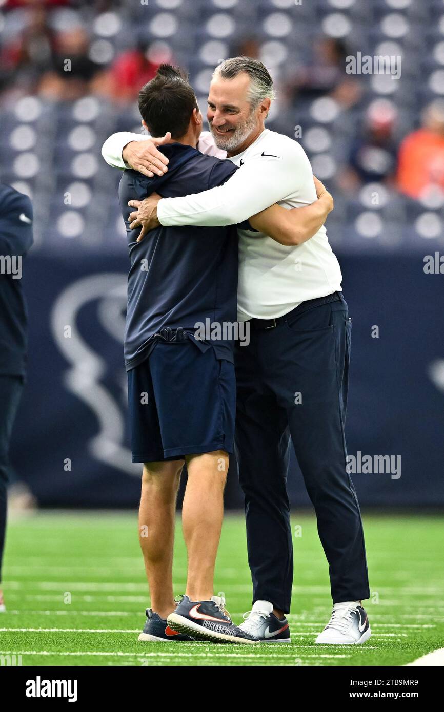 Houston Texans defensive passing game coordinator Cory Undlin, right ...