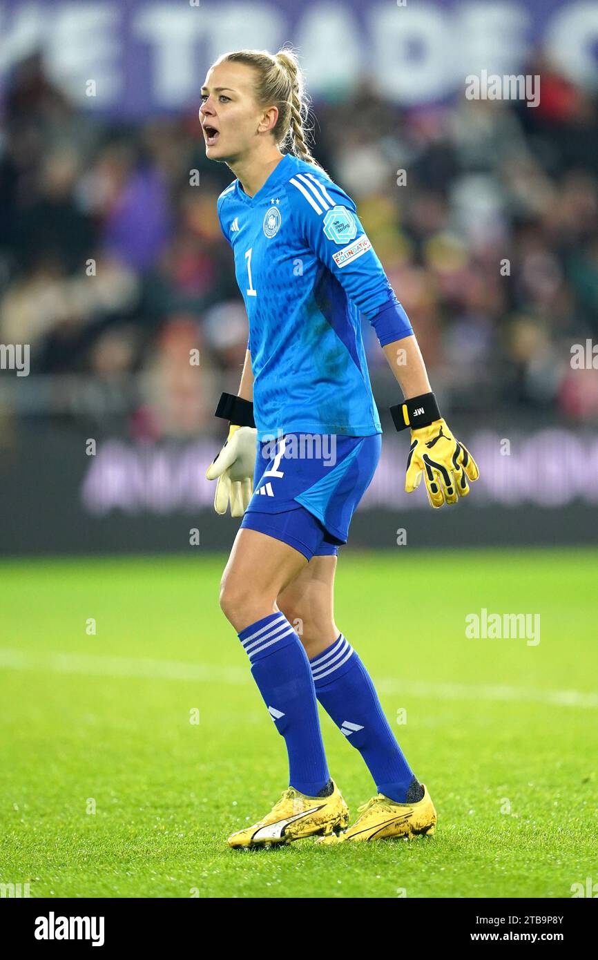 Germany goalkeeper Merle Frohms in action during the UEFA Women's ...