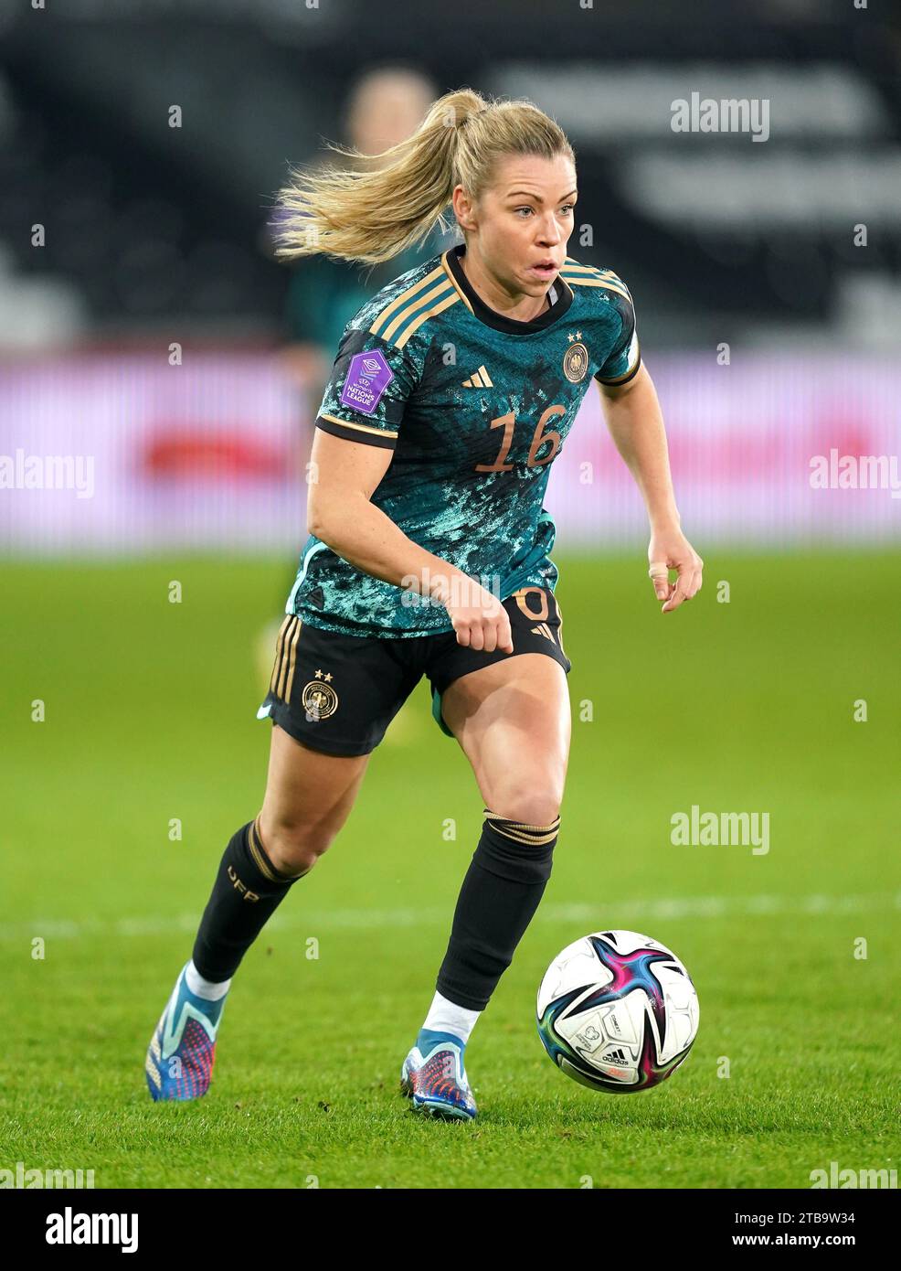 Germany's Linda Dallmann in action during the UEFA Women's Nations ...