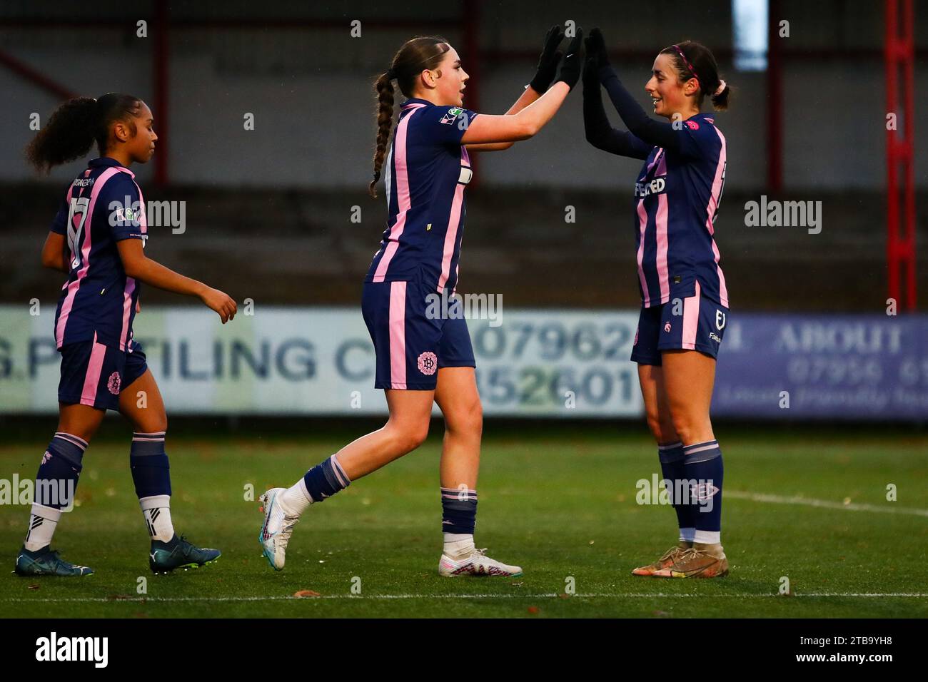 Dulwich Hamlet women footballers Luna Alves Etienne, Summer Roberts ...