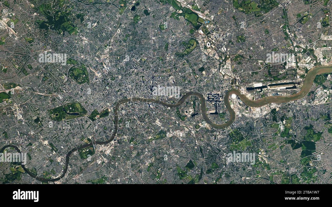 Expansive view of the River Thames flowing eastward through the London ...