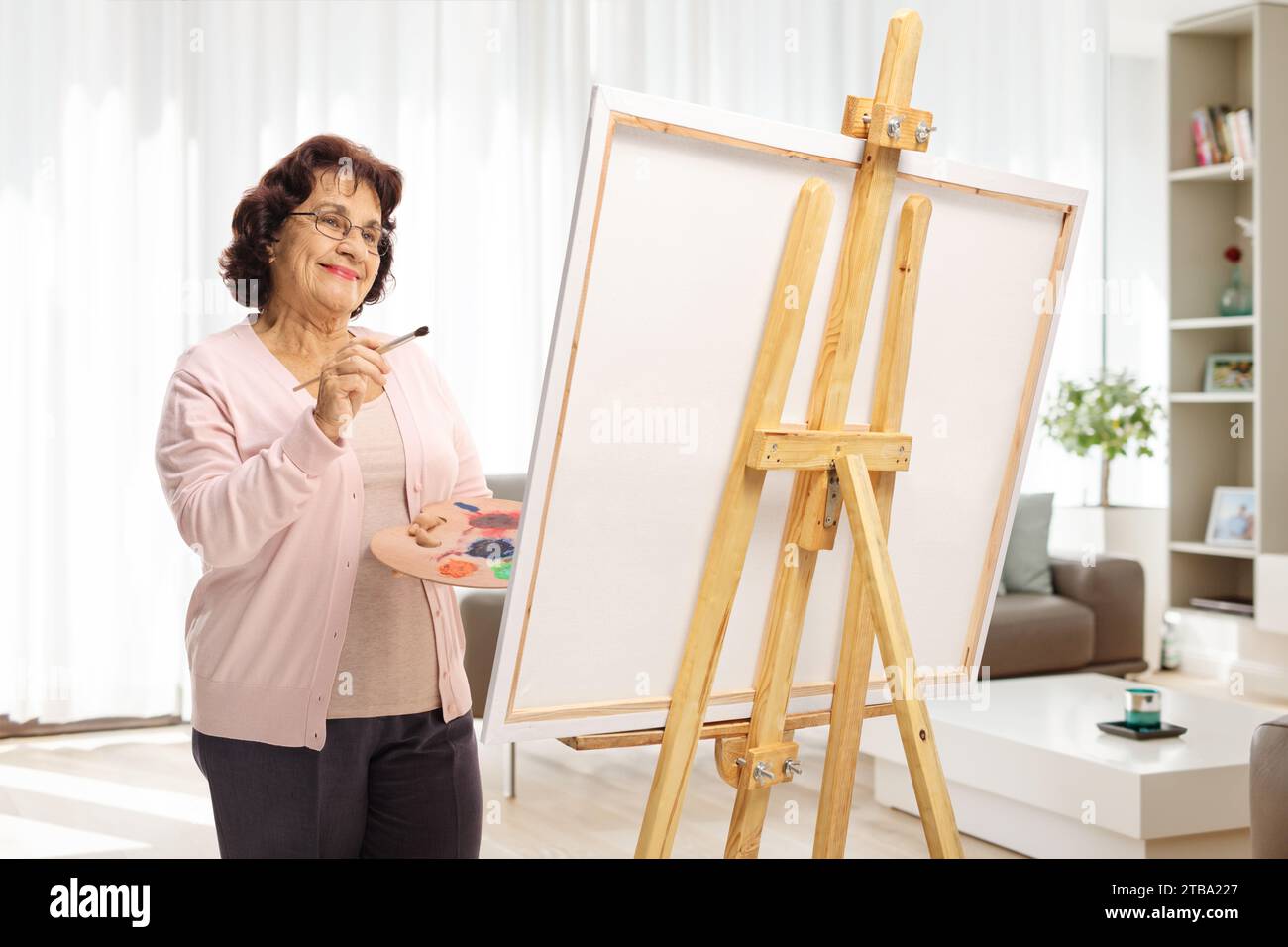 Elderly male artist drawing home hi-res stock photography and images ...