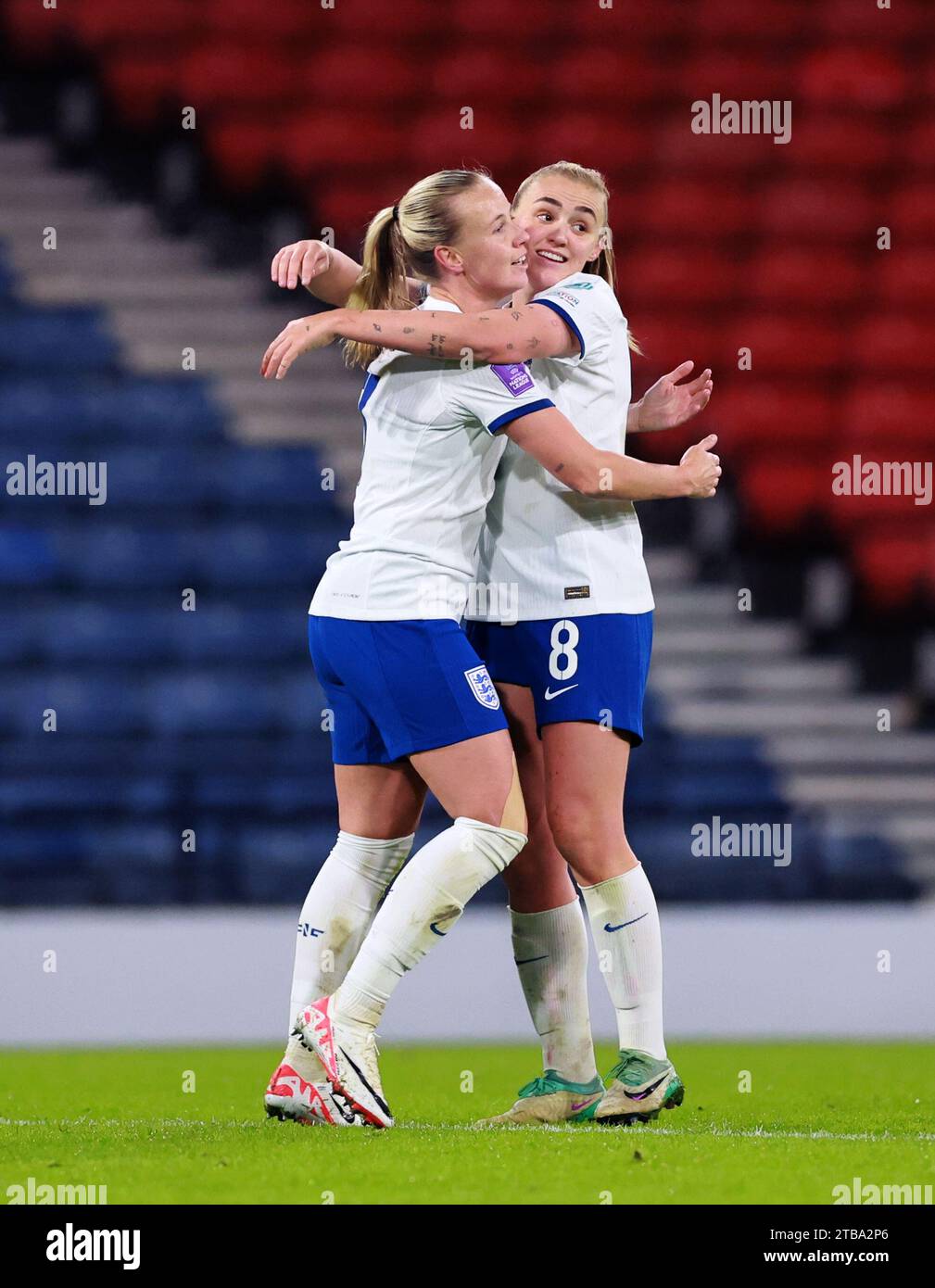England's Beth Mead celebrates with team-mate Georgia Stanway (right ...
