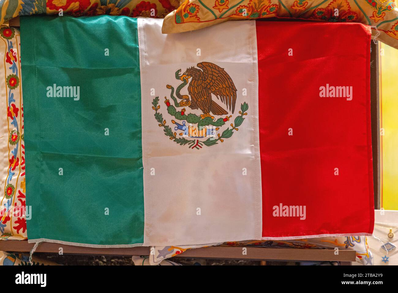 Green White and Red Colours National Flag of Mexico Stock Photo - Alamy