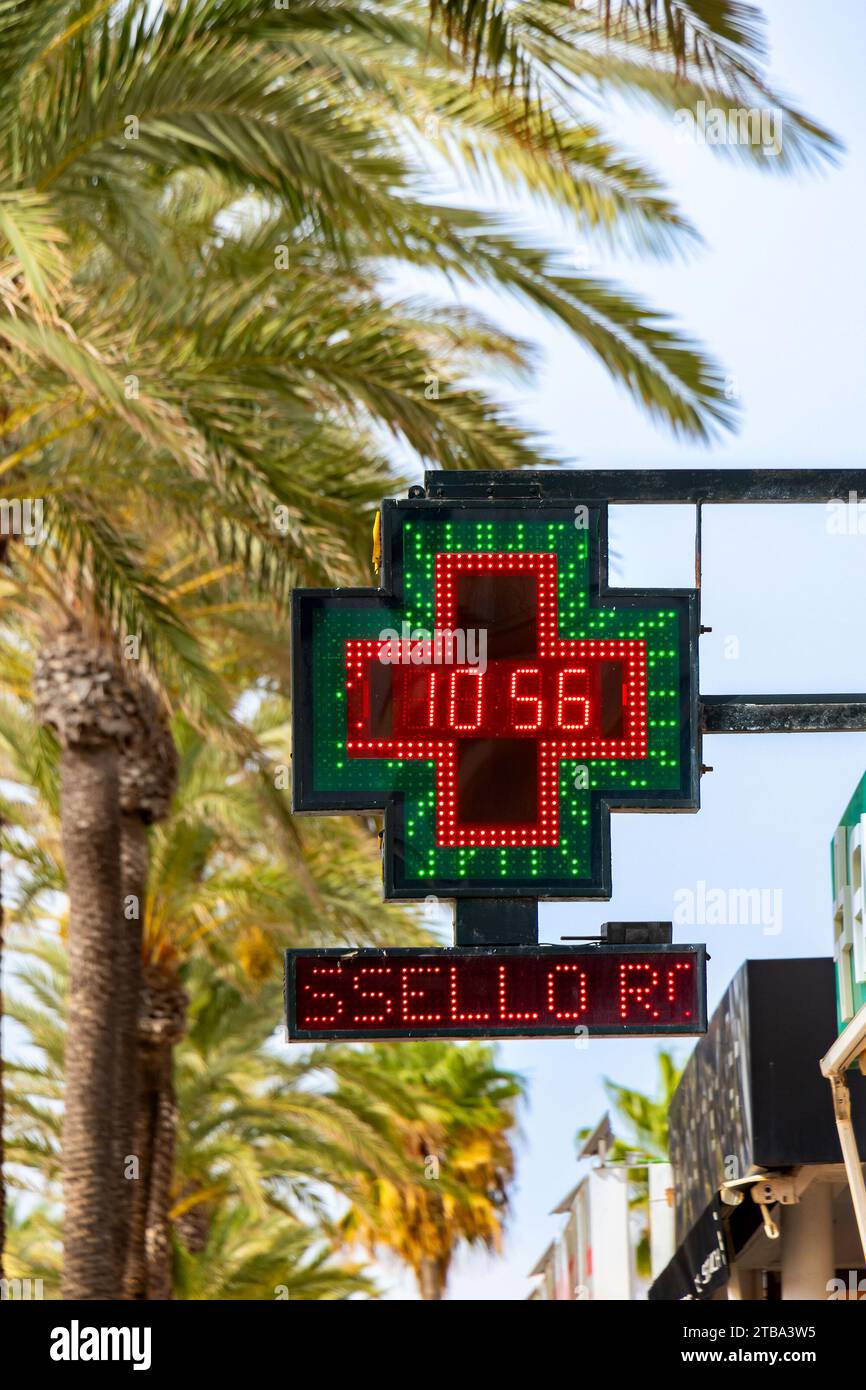 Spanish sign pharmacy hi-res stock photography and images - Alamy