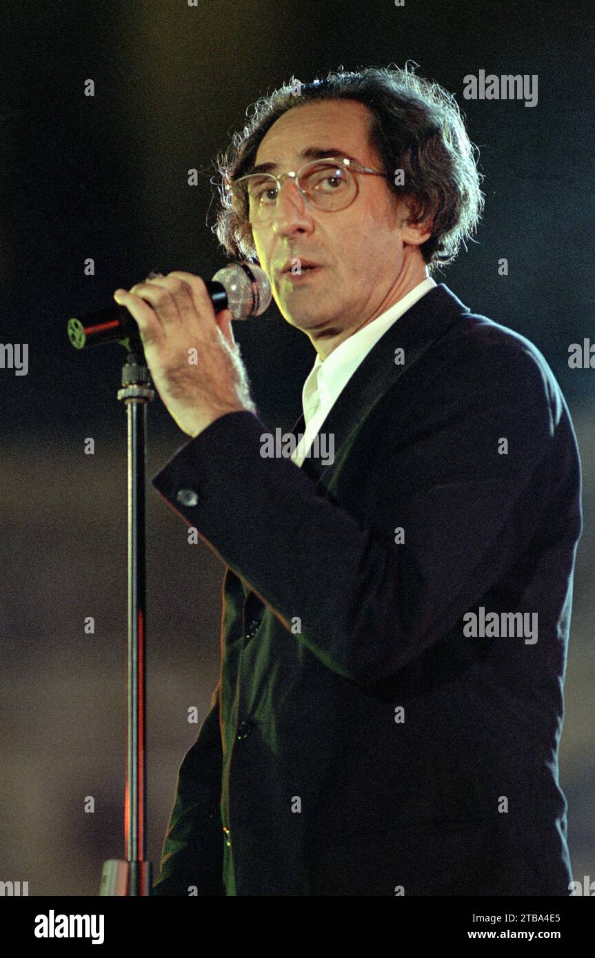Battiato festivalbar hi-res stock photography and images - Alamy