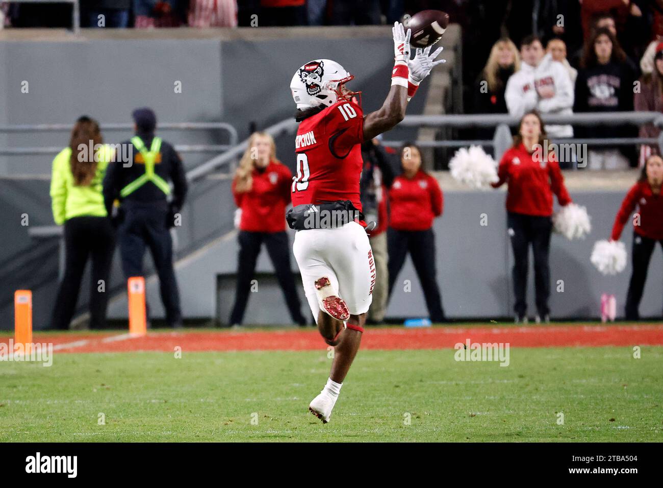 North Carolina State wide receiver Kevin Concepcion (10) hauls in a pass against North Carolina ...