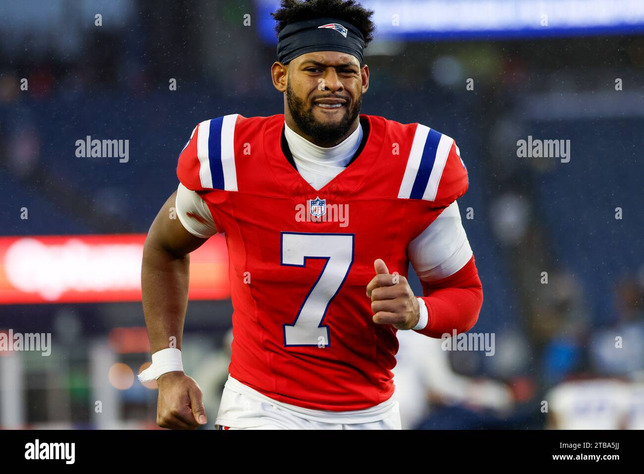 New England Patriots wide receiver JuJu Smith-Schuster (7) reacts after ...