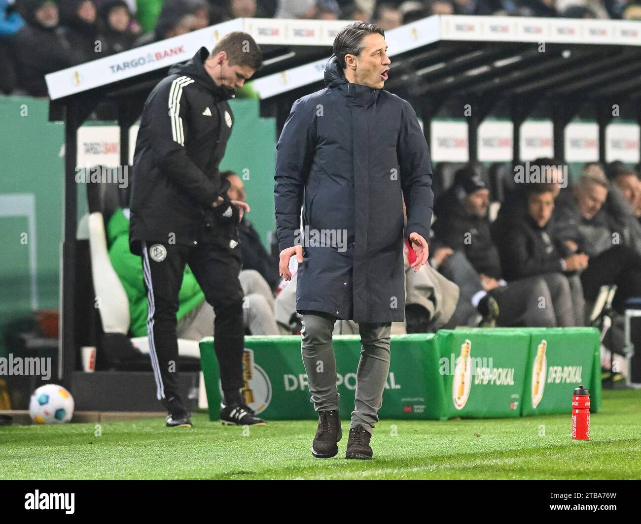 Niko Kovac (VFL Wolfsburg, Cheftrainer) zeigt seinen Unmut ueber eine ...