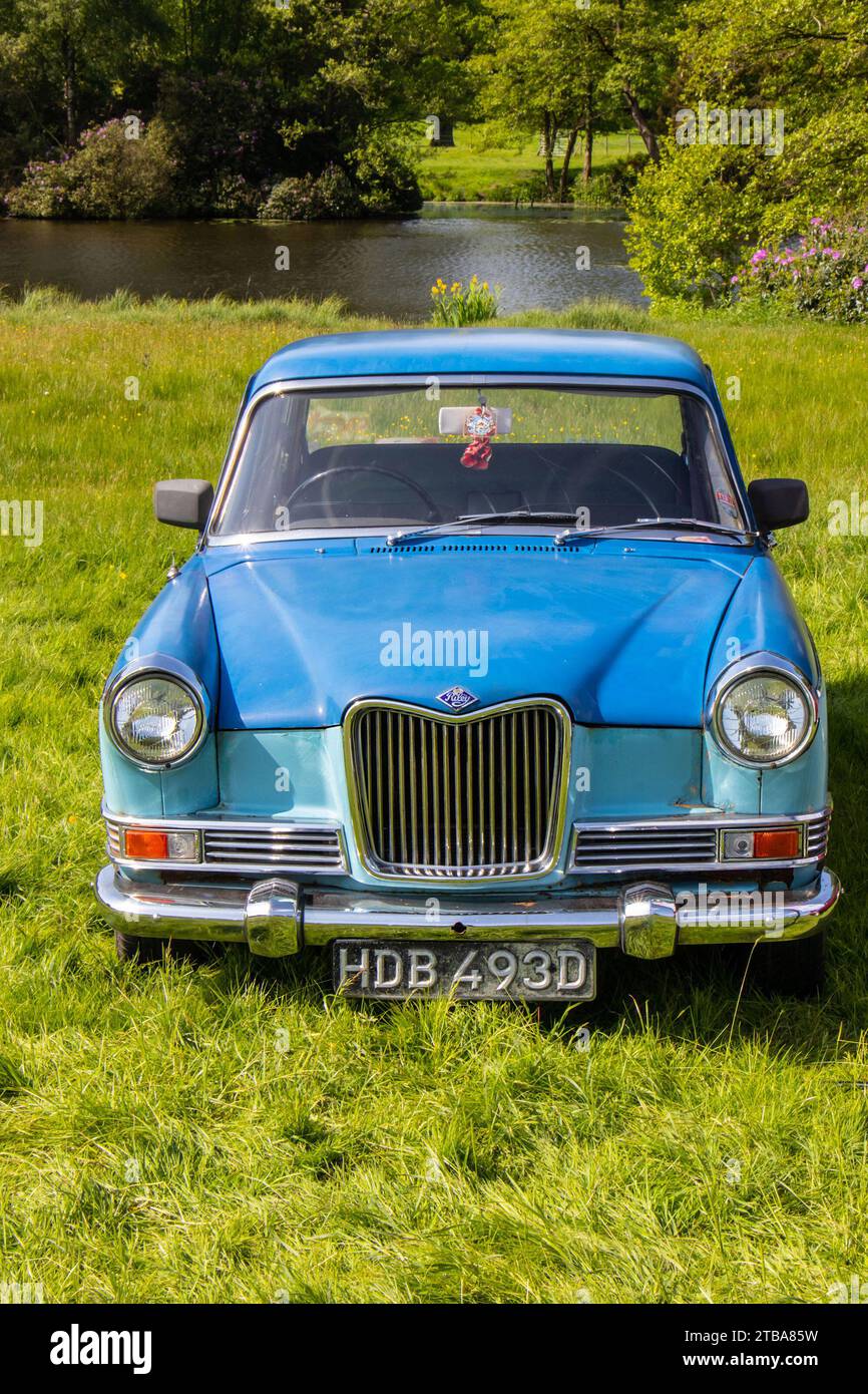 two tone blue classic vintage 1960s BMC Farina Riley 4/72 car Stock ...