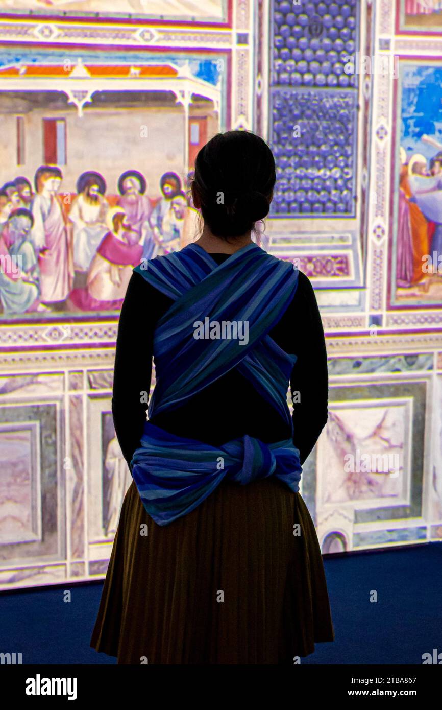Babywearing in the MART Rovereto art museum in Italy with a Giotto ...