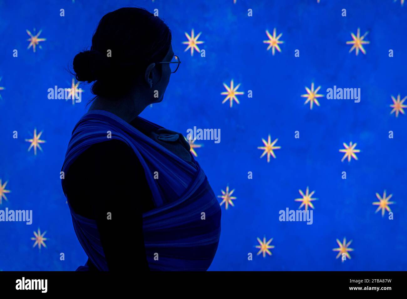 Babywearing in the MART Rovereto art museum in Italy with a Giotto ...