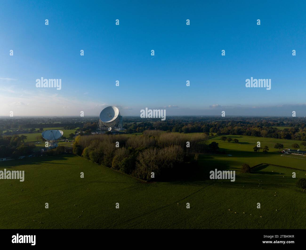 Jodrell bank observatory field hi-res stock photography and images - Alamy