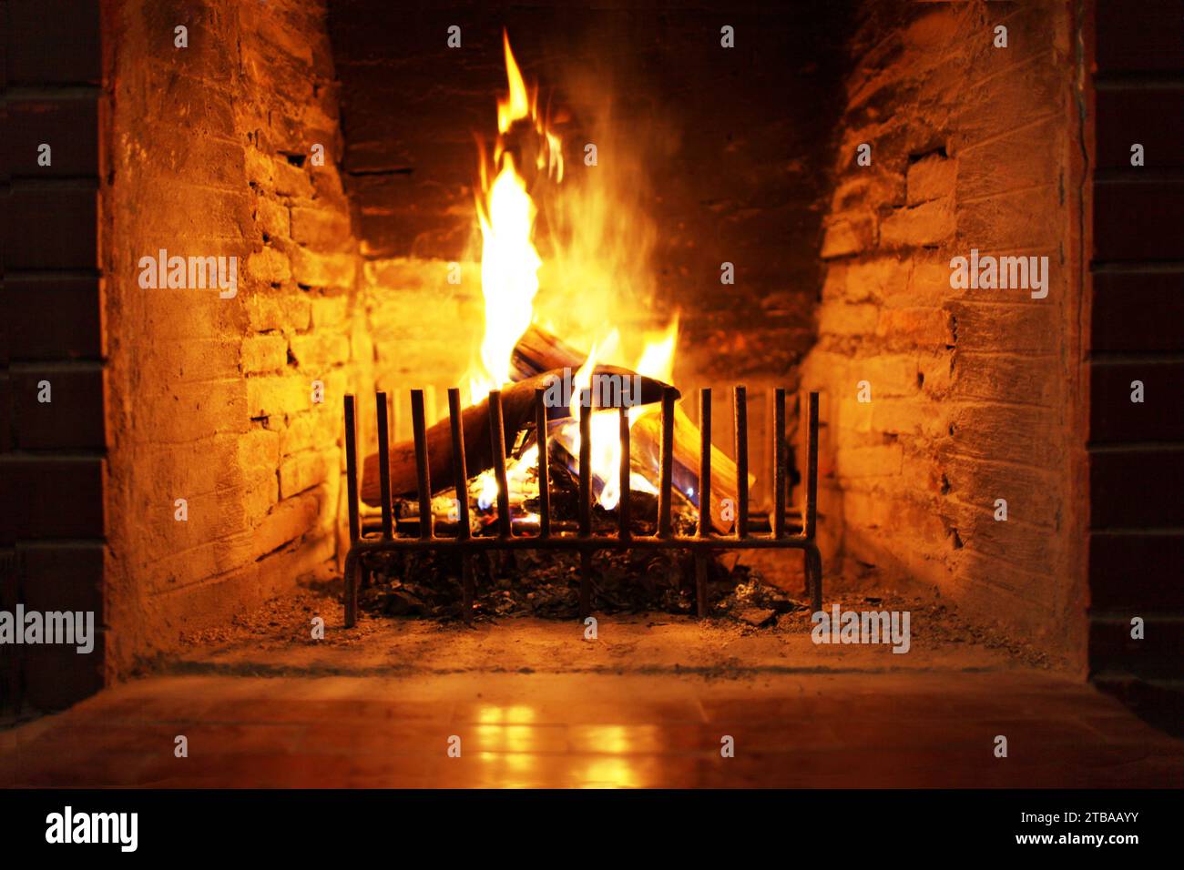 Comforting fire hi-res stock photography and images - Alamy
