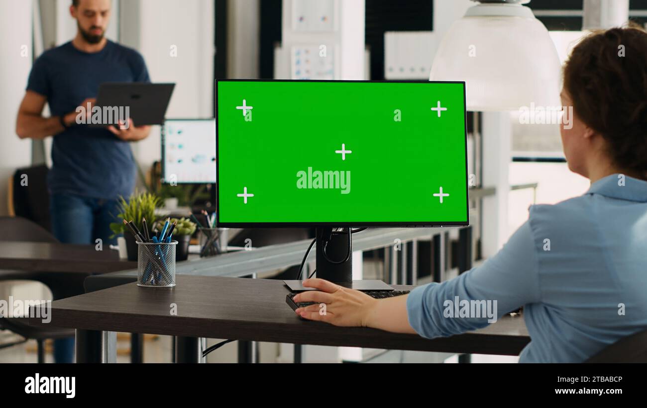 Startup Manager Using Greenscreen Display On Computer At Workstation Checking Modern Network