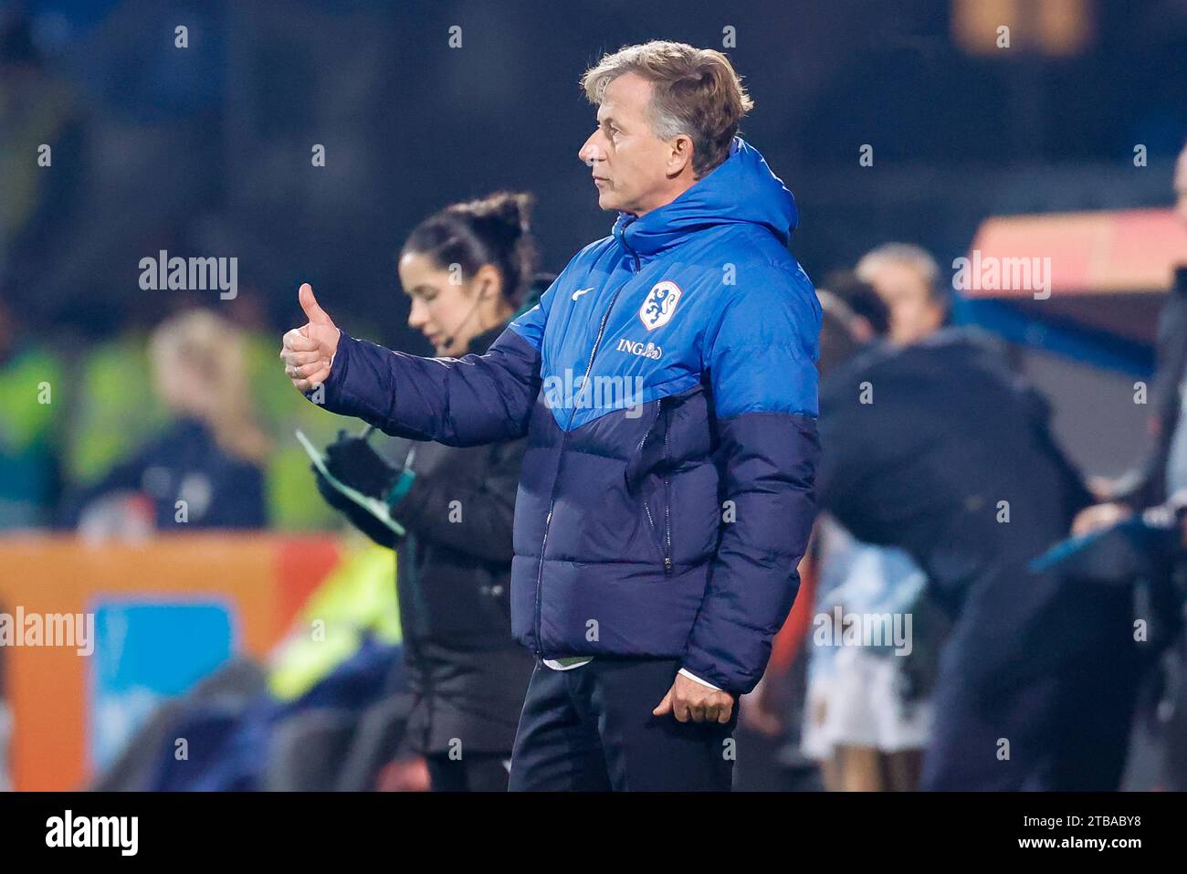 Netherlands womens football coach hi-res stock photography and images ...