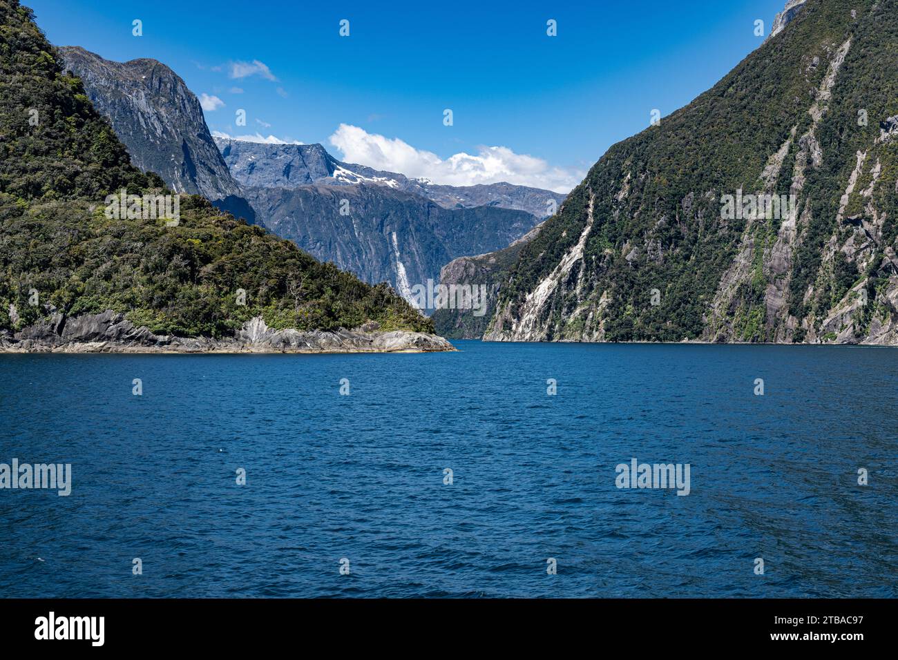 Views of Milford Sound while on a boat to the ocean Stock Photo - Alamy