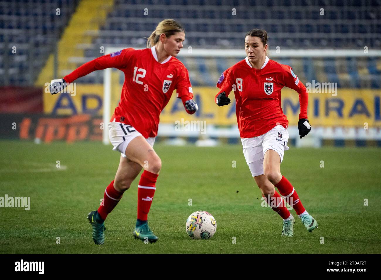 St Polten, Austria. 05th Dec, 2023. CAMPBELL (AUT) and FEIERSINGER (AUT ...