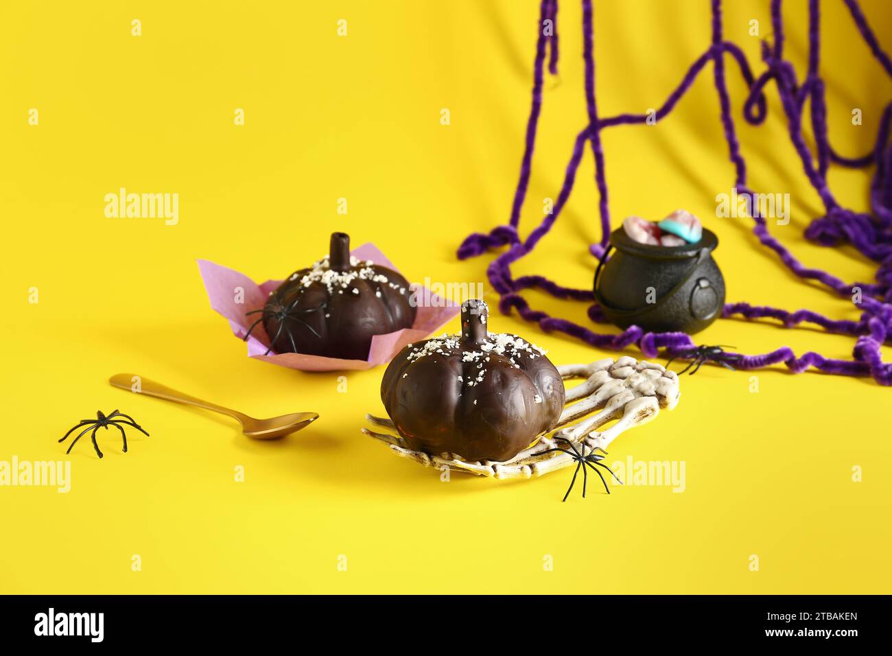 Delicious chocolate cakes, skeleton hand and spiders for Halloween ...