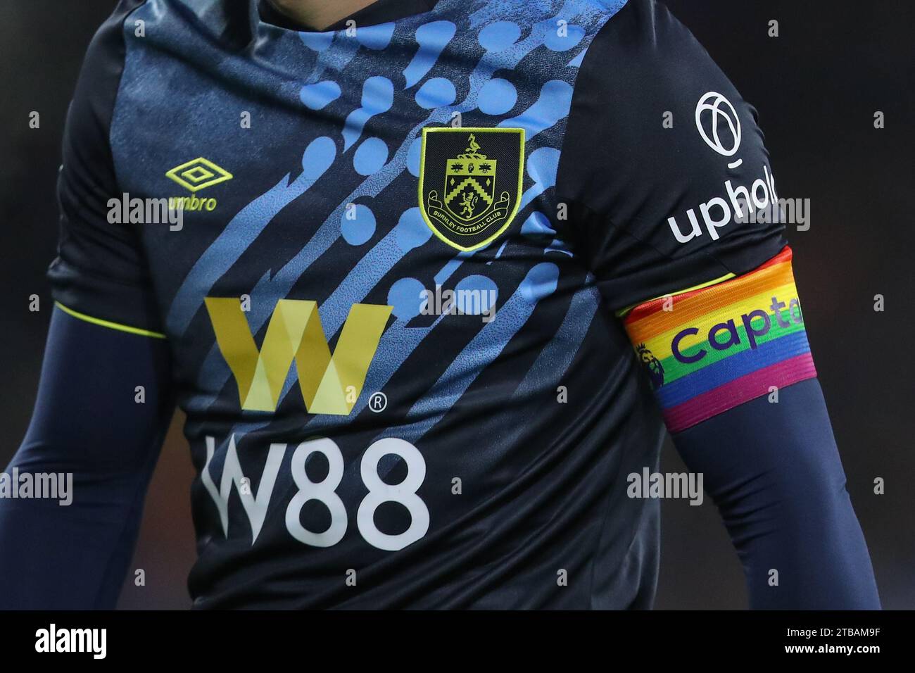 Captain armband premier league hi-res stock photography and images - Alamy