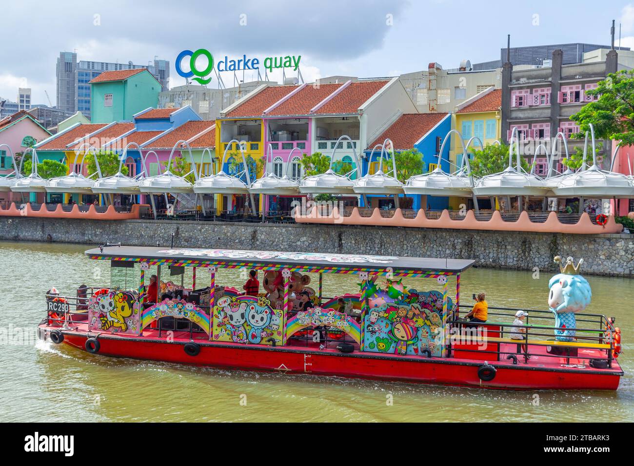 A water view of Clarke Quay on the Singapore River in Singapore Stock ...