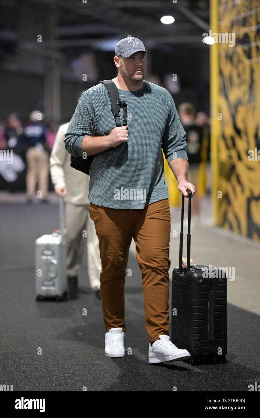 Cincinnati Bengals guard Max Scharping arrives to the stadium before an ...