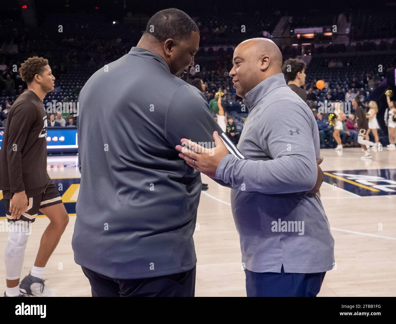 SOUTH BEND, IN - DECEMBER 05: Notre Dame Fighting Irish head coach ...