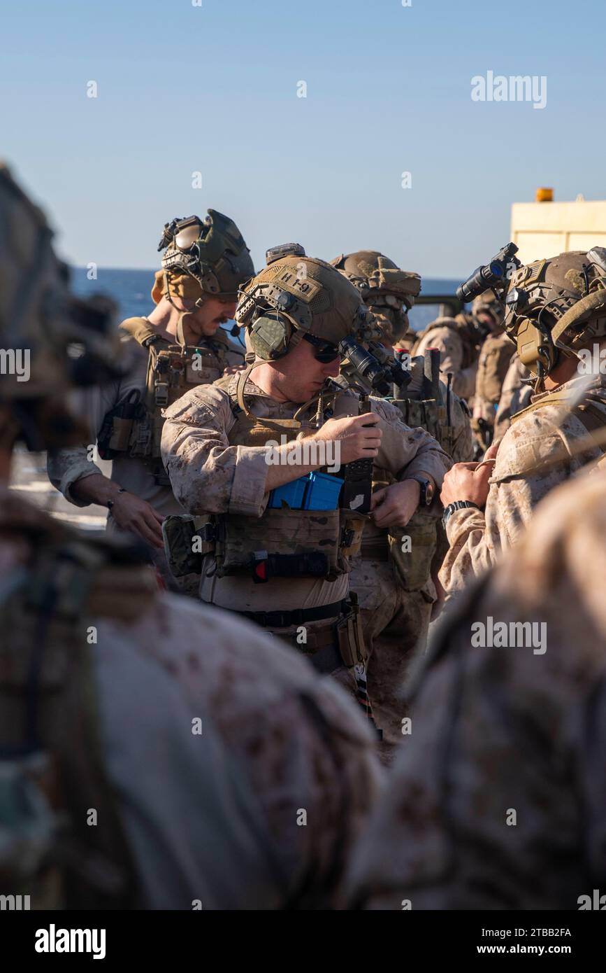 U.S. Marines assigned to Reconnaissance Company, 15th Marine ...