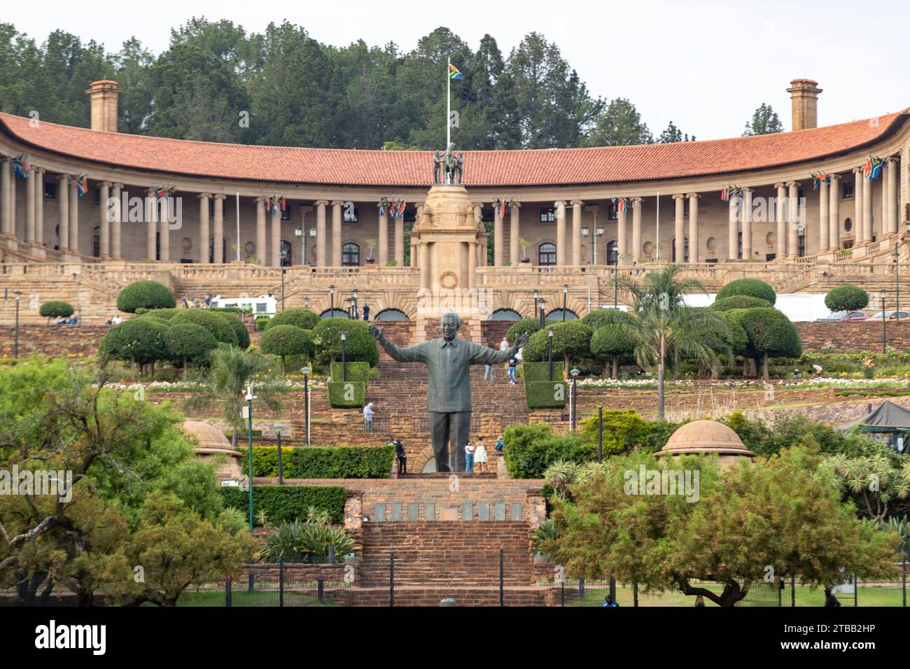 Nelson mandela statue union buildings hi-res stock photography and ...