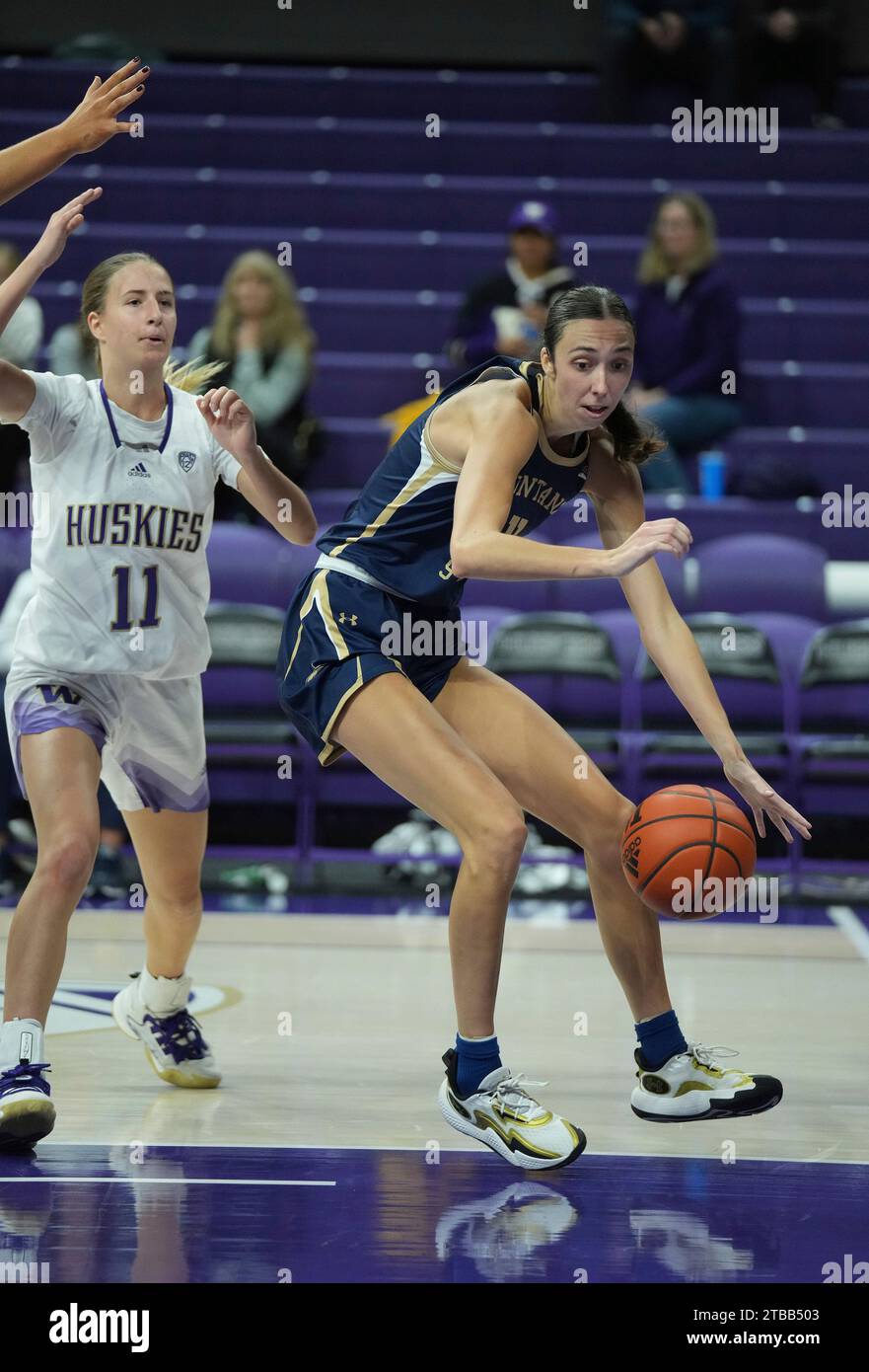 SEATTLE, WA - DECEMBER 05: Washington Huskies guard Chloe Briggs (11 ...