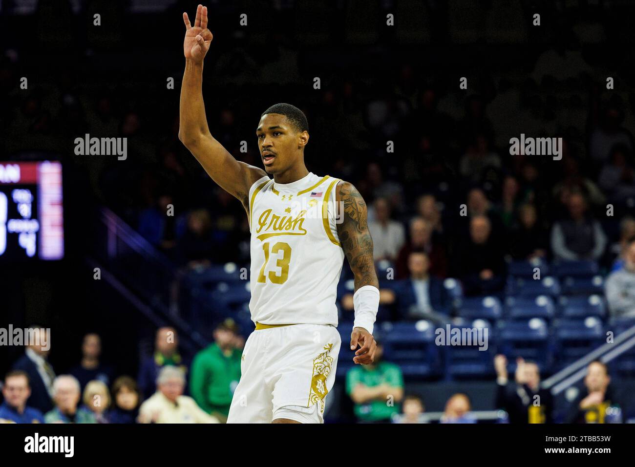 USA. 05th Dec, 2023. December 05, 2023: Notre Dame forward Tae Davis ...