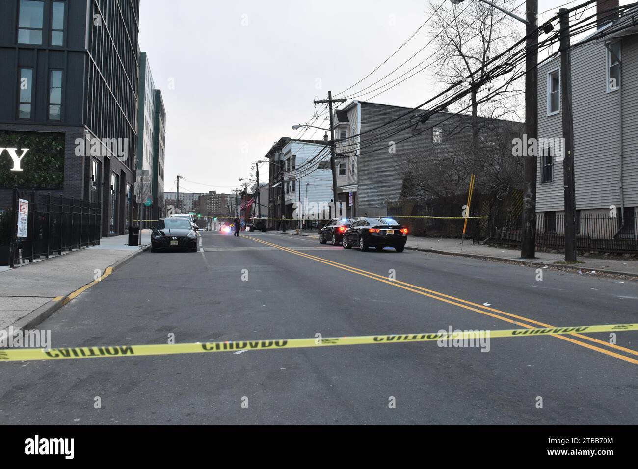 Newark, United States. 05th Dec, 2023. Authorities investigate the ...