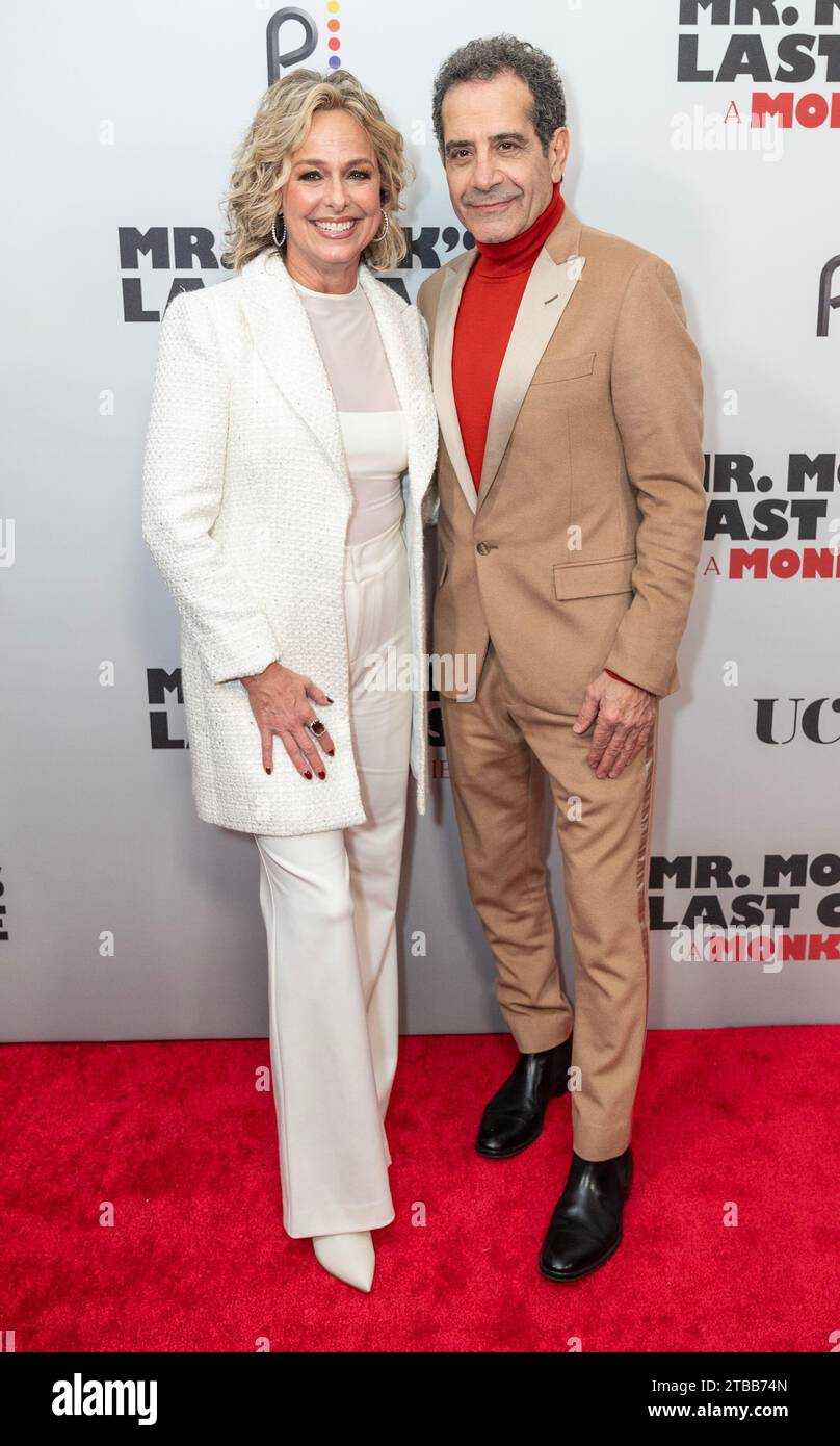 New York, USA. 05th Dec, 2023. Melora Hardin wearing Alice and Olivia ...