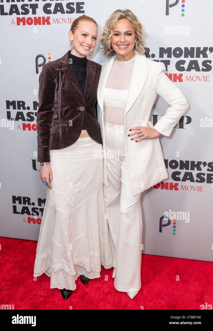 Piper Jackson and Melora Hardin wearing Alice and Olivia attend 'Mr ...