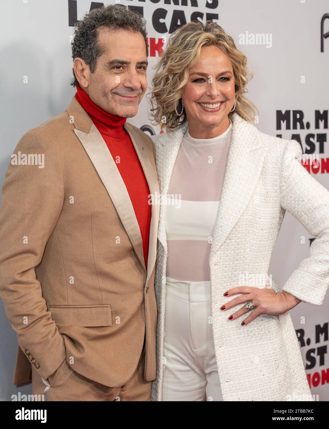 Tony Shalhoub and Melora Hardin wearing Alice and Olivia attend 'Mr ...