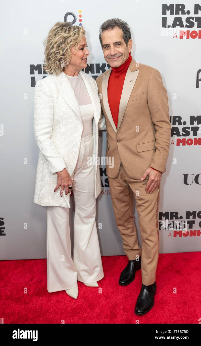Melora Hardin wearing Alice and Olivia and Tony Shalhoub attend 'Mr ...